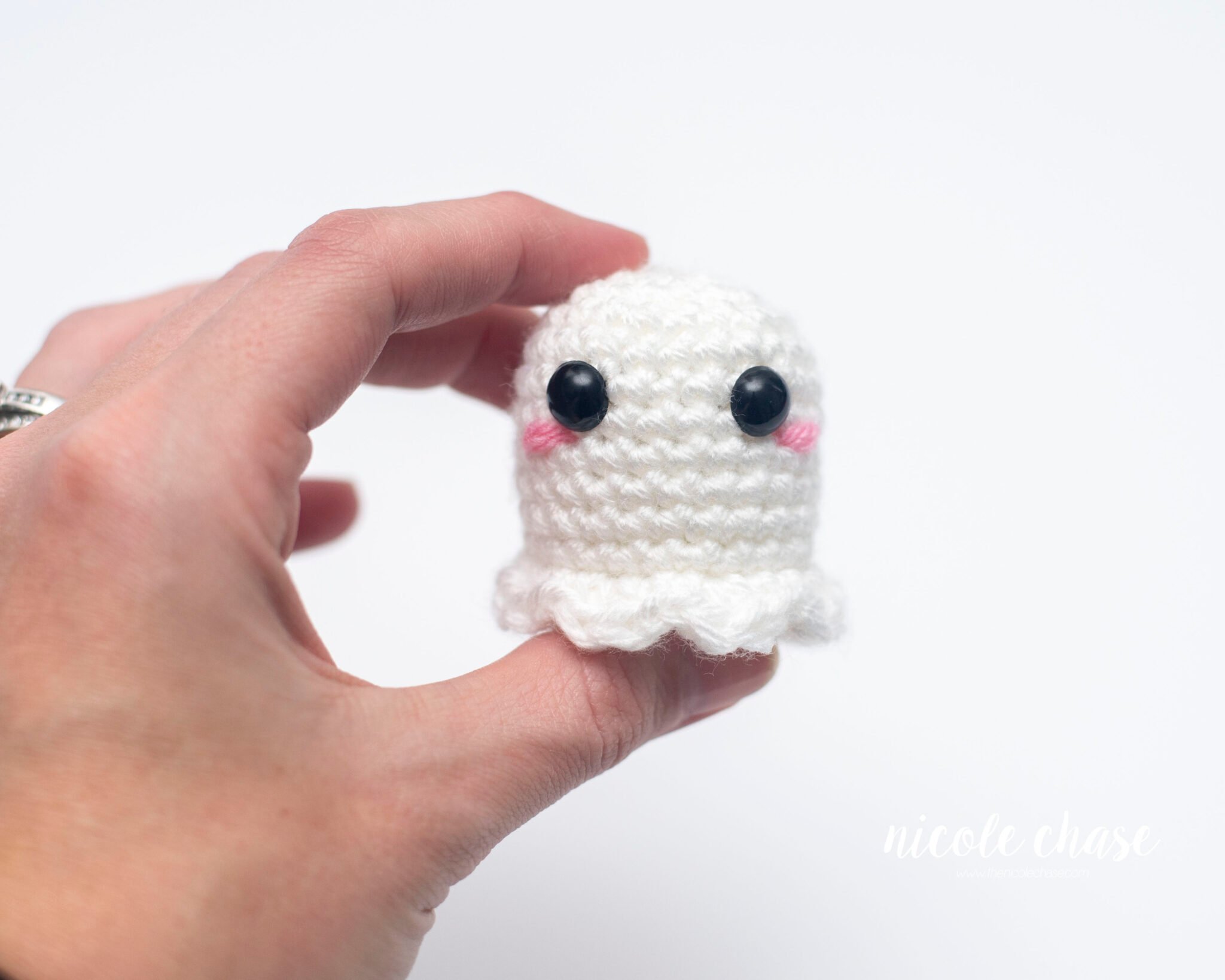 FREE Tiny Ghost Crochet Pattern: Easy Halloween Amigurumi