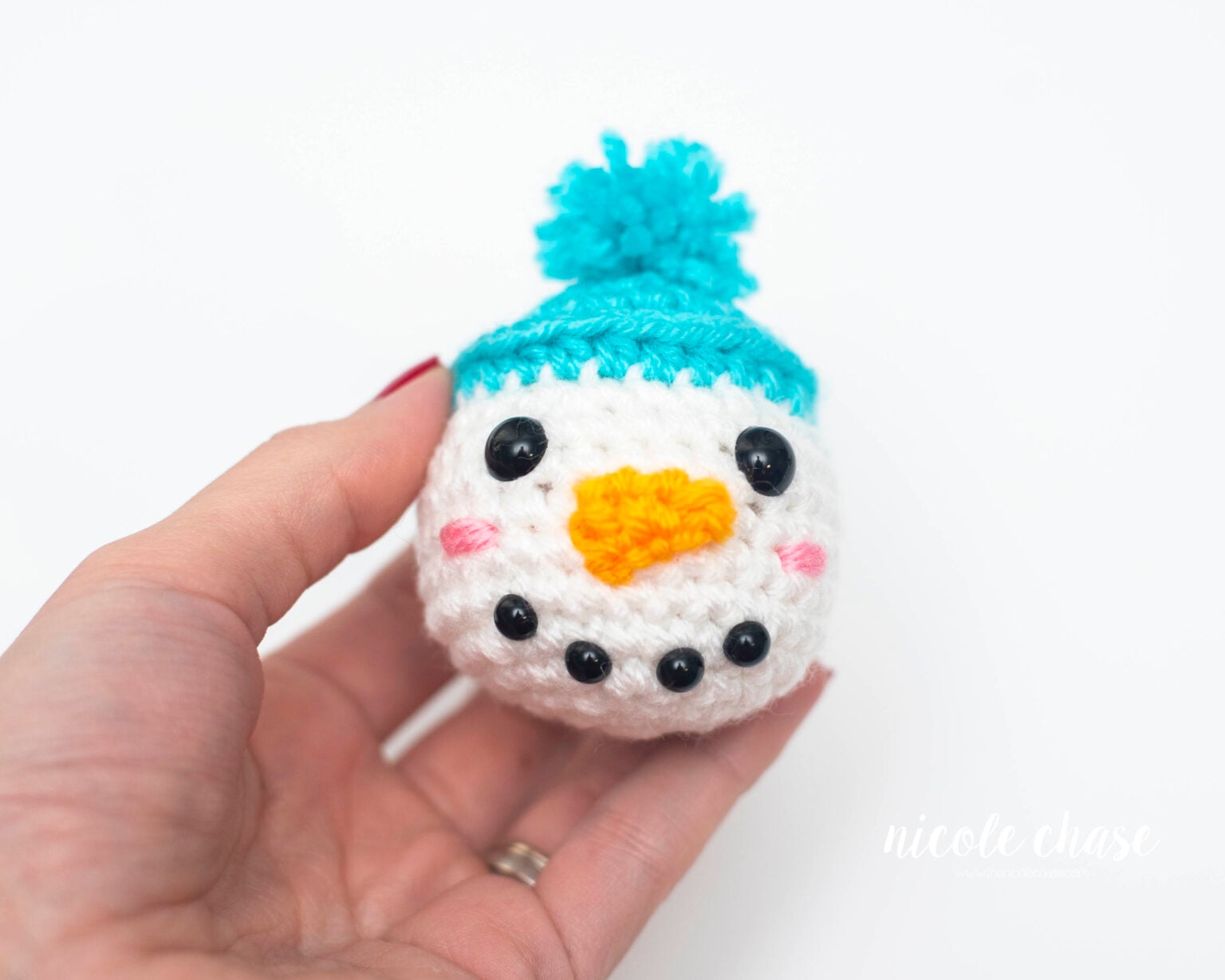 FREE Crochet Snowman Ornament Pattern: Tiny Snowman